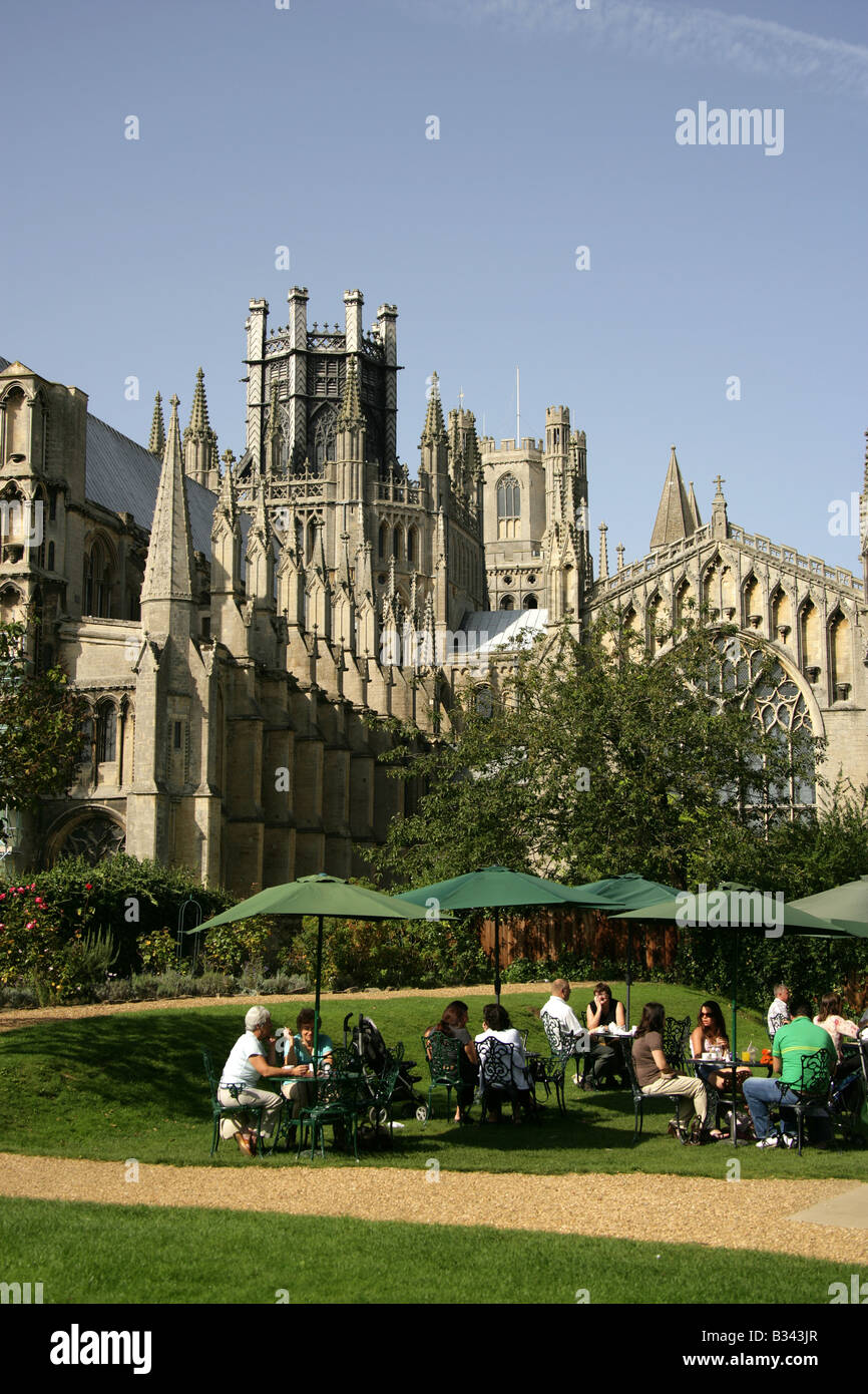 City of Ely, England. Shoppers taking morning tea and refreshments at ...