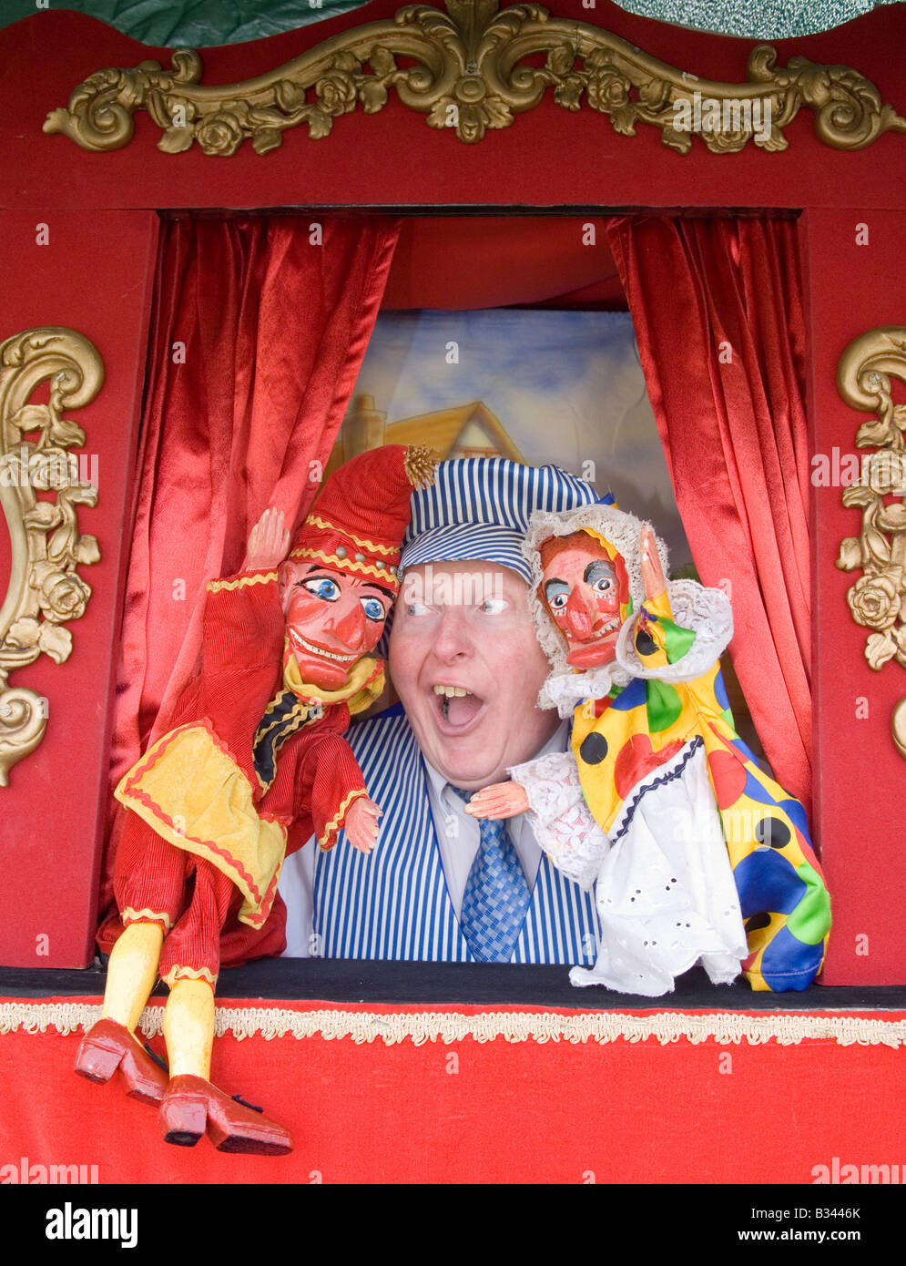 Traditional British seaside Punch and Judy man Stock Photo - Alamy
