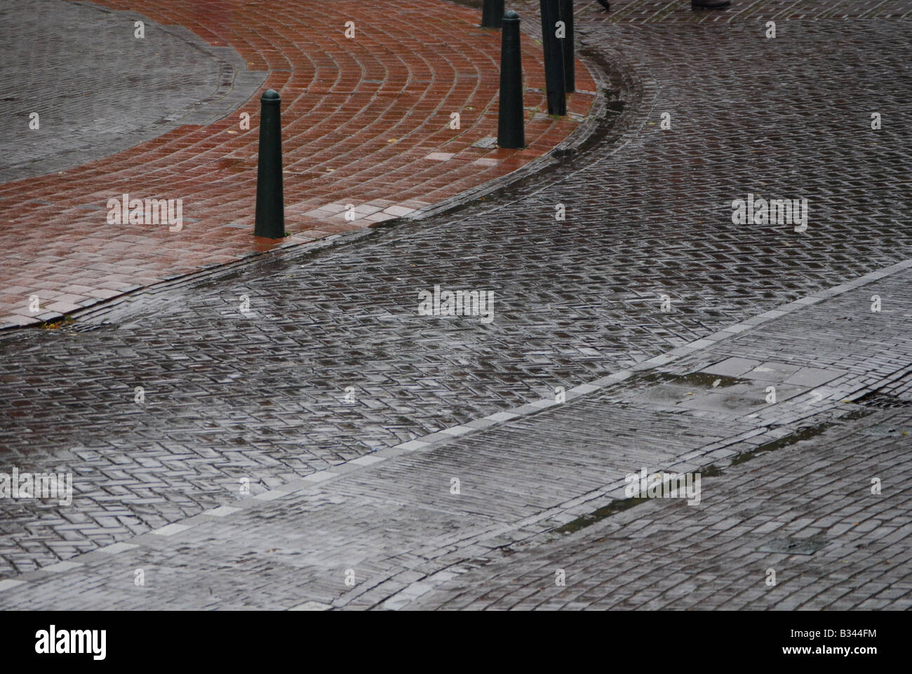 shiny pavement in the rain Stock Photo - Alamy