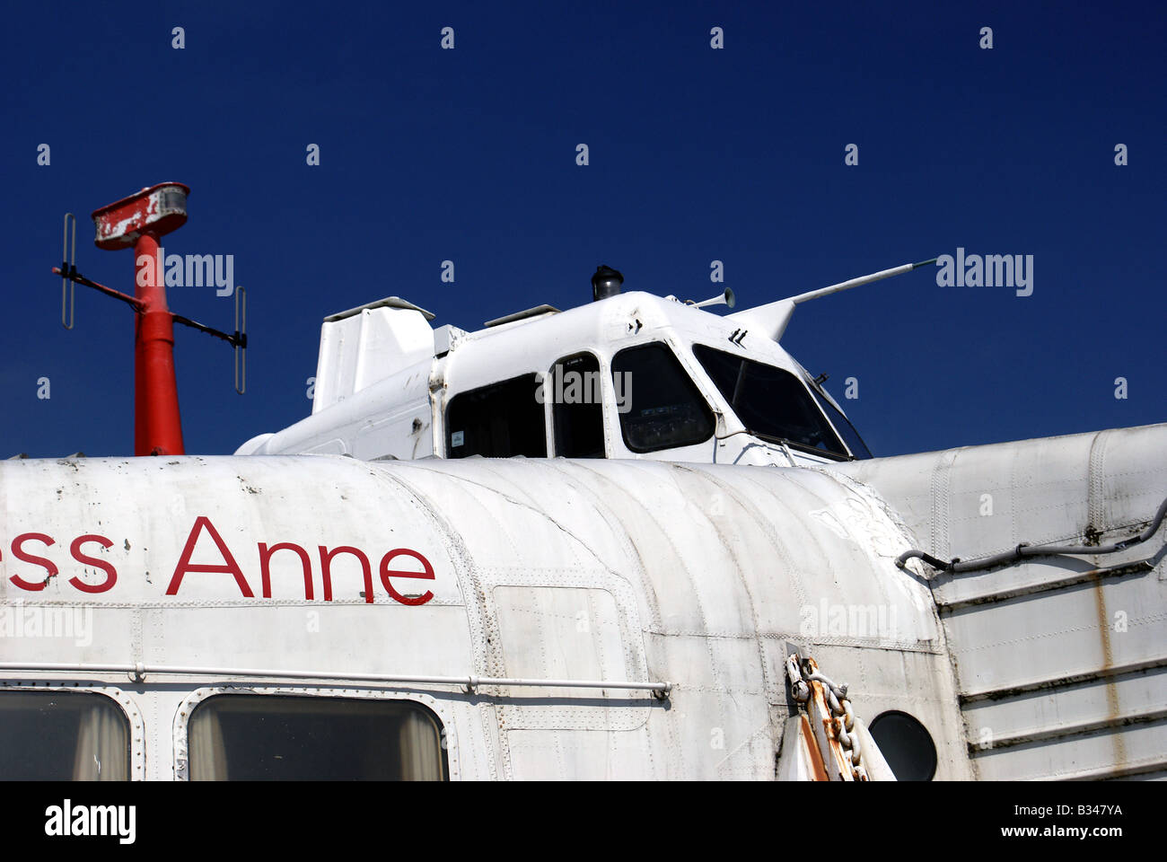 Srn4 hovercraft hi-res stock photography and images - Alamy
