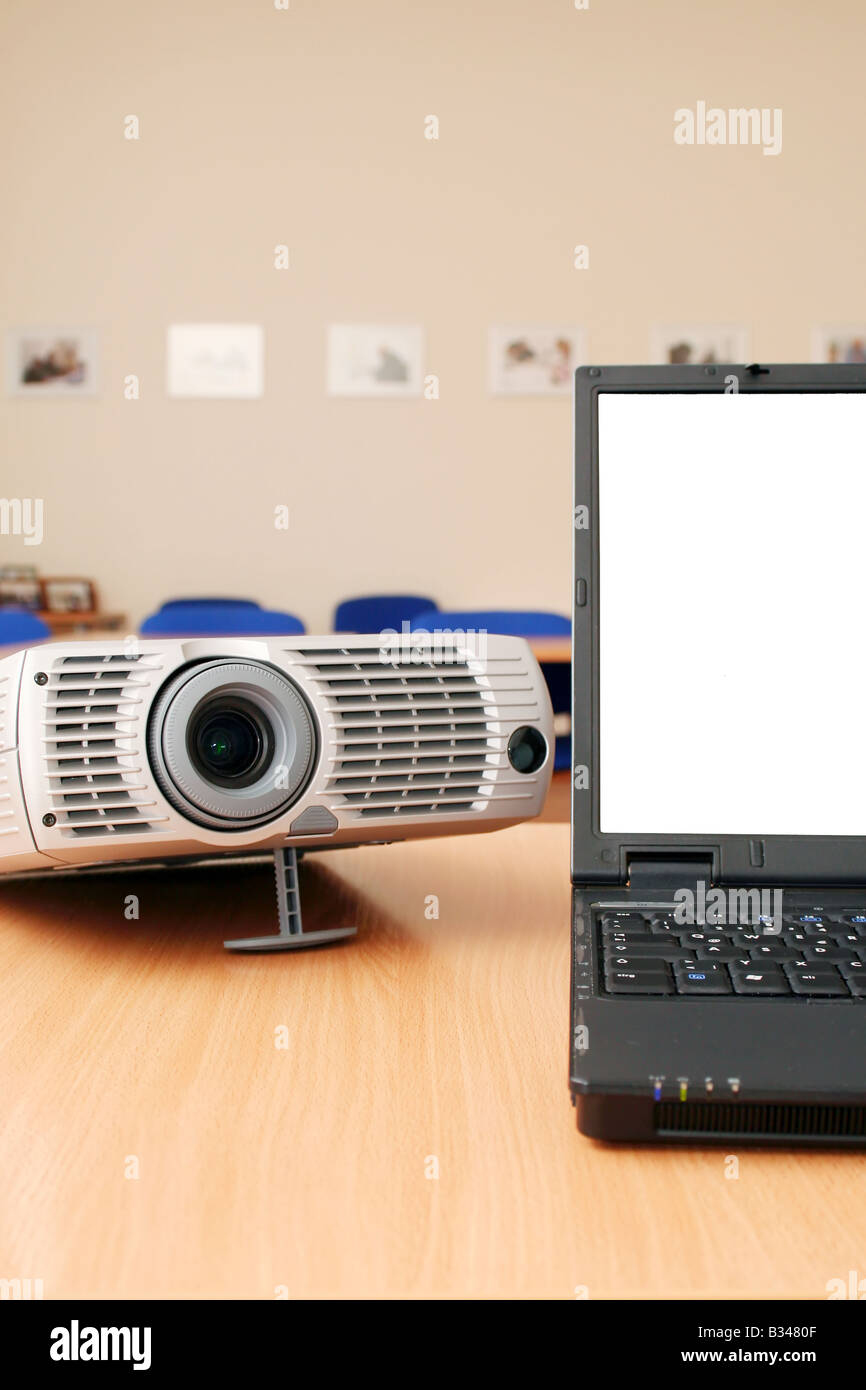 Projector presentation hi-res stock photography and images - Alamy