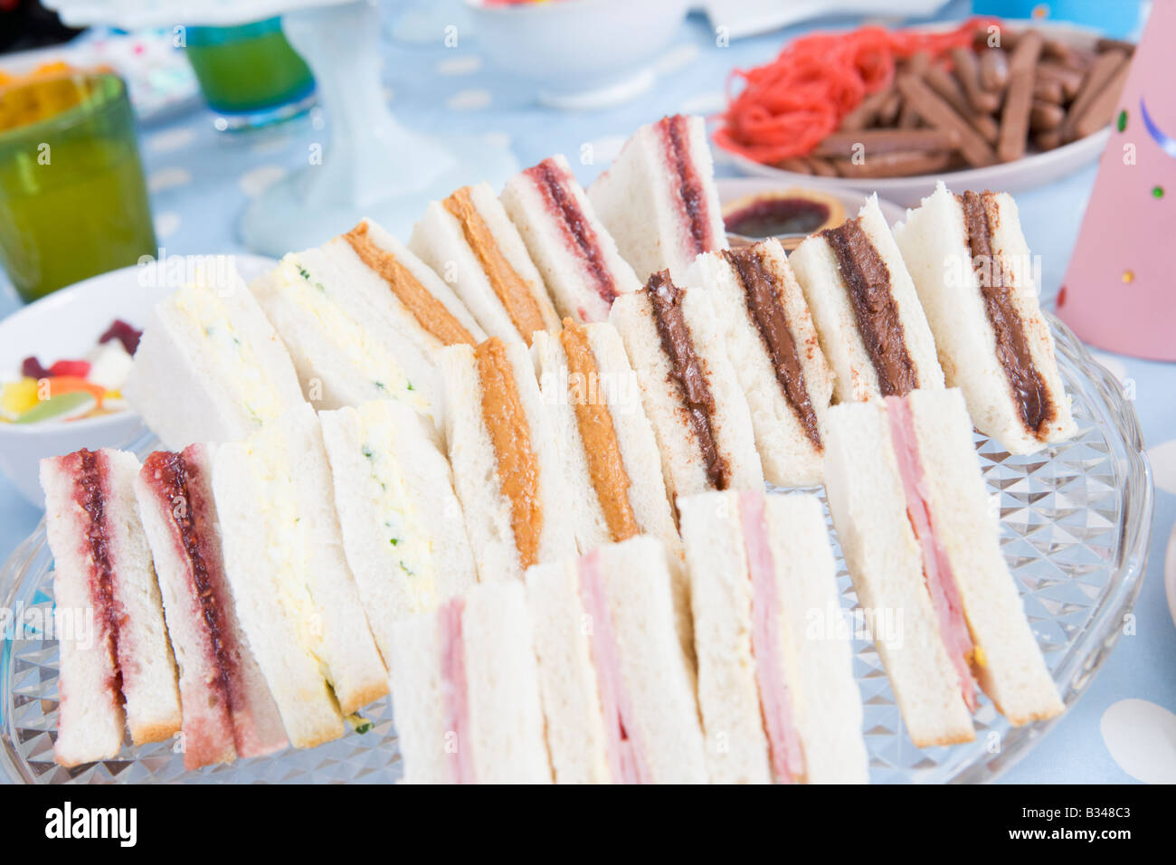 Kids birthday table spread hi-res stock photography and images - Alamy