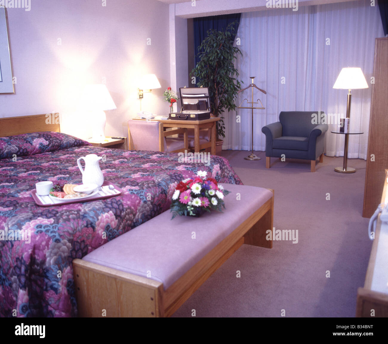 Overnight room hi-res stock photography and images - Alamy