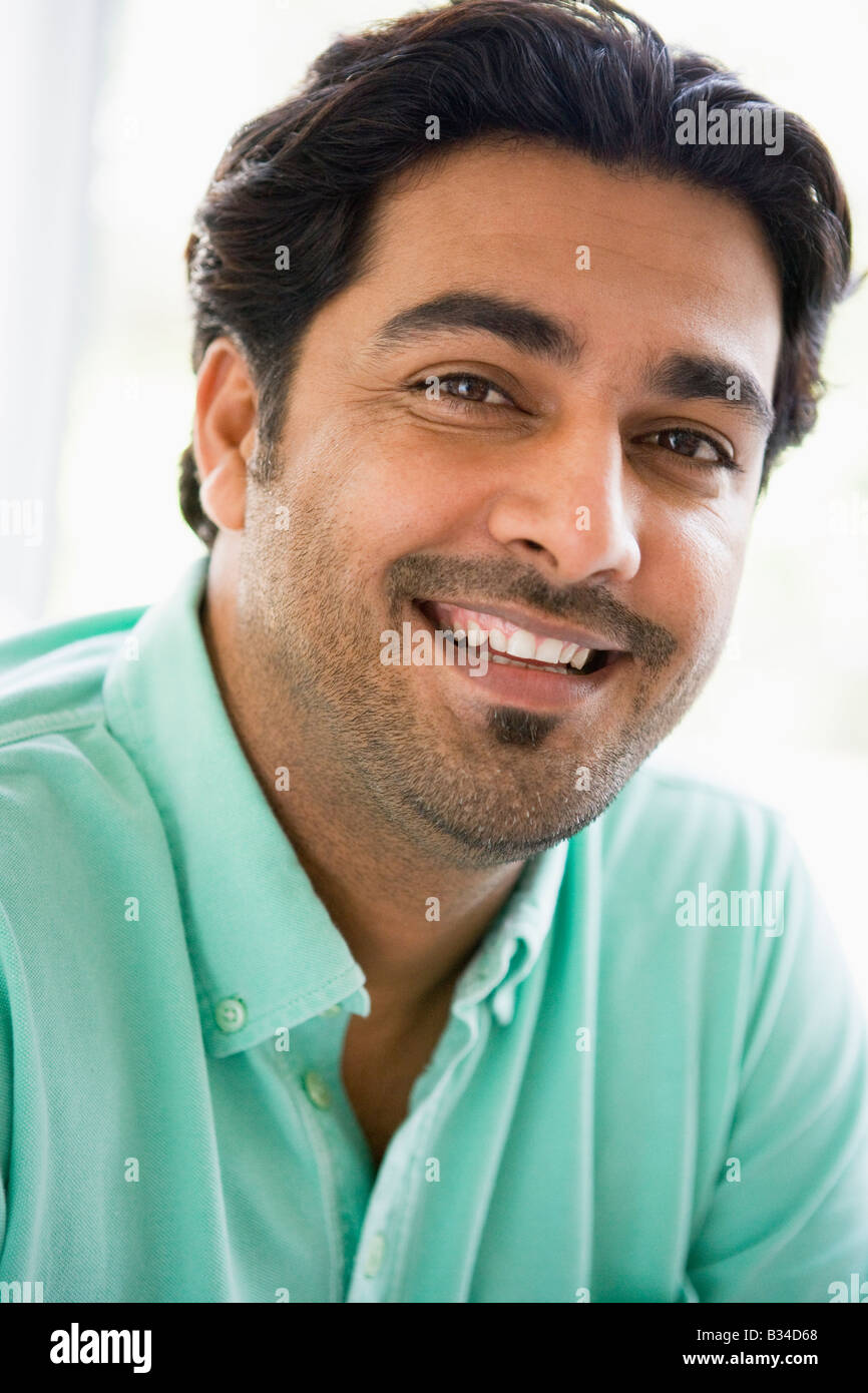 Middle eastern man smiling hi-res stock photography and images - Alamy