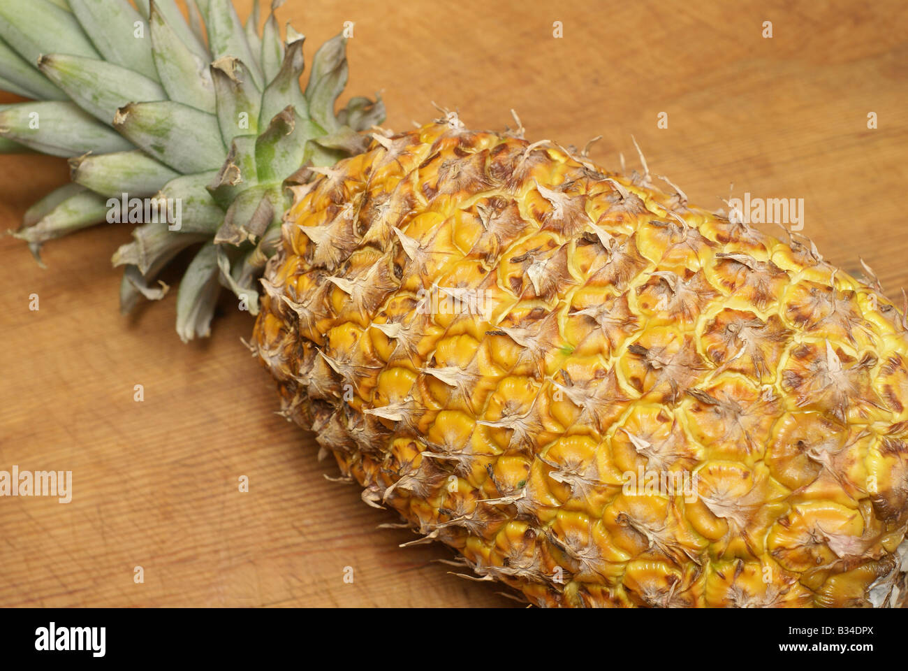 Whole pineapple hi-res stock photography and images - Alamy