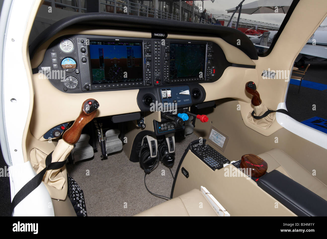 Cessna 400 Cockpit Light Aircraft Farnborough Air Show 2008 Stock Photo ...