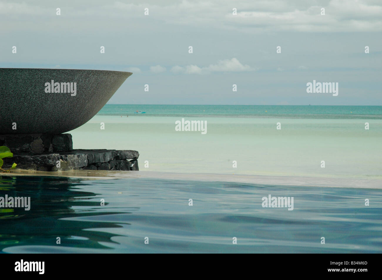 Infinity pool Koh Samui, Thailand Stock Photo - Alamy