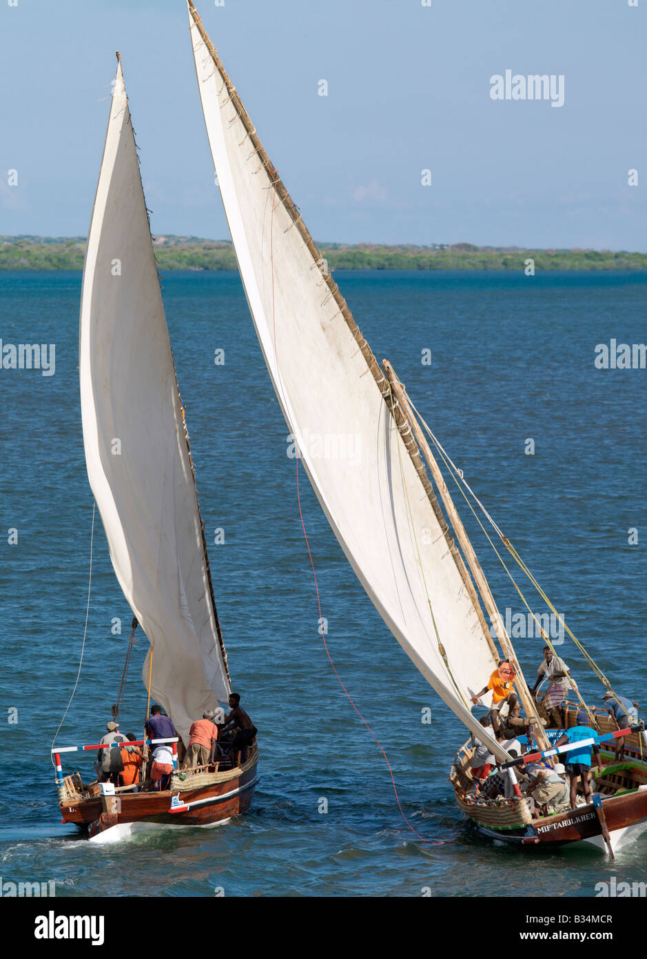 Dhow race lamu hi-res stock photography and images - Alamy