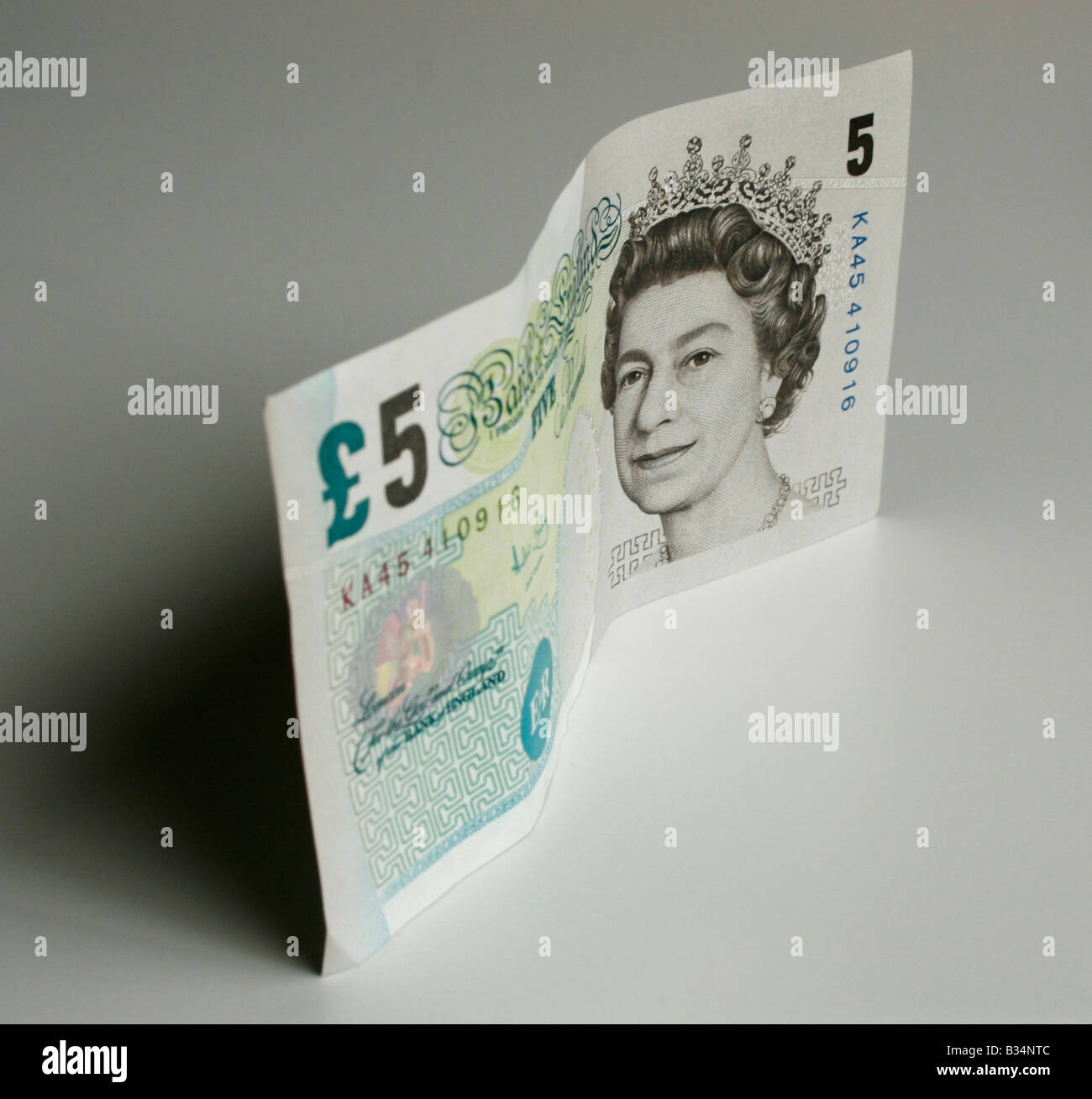 Sterling pound money note hi-res stock photography and images - Alamy