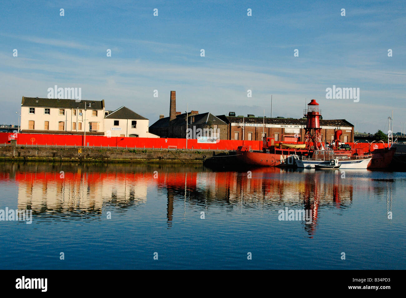 Dundee docks hi-res stock photography and images - Alamy