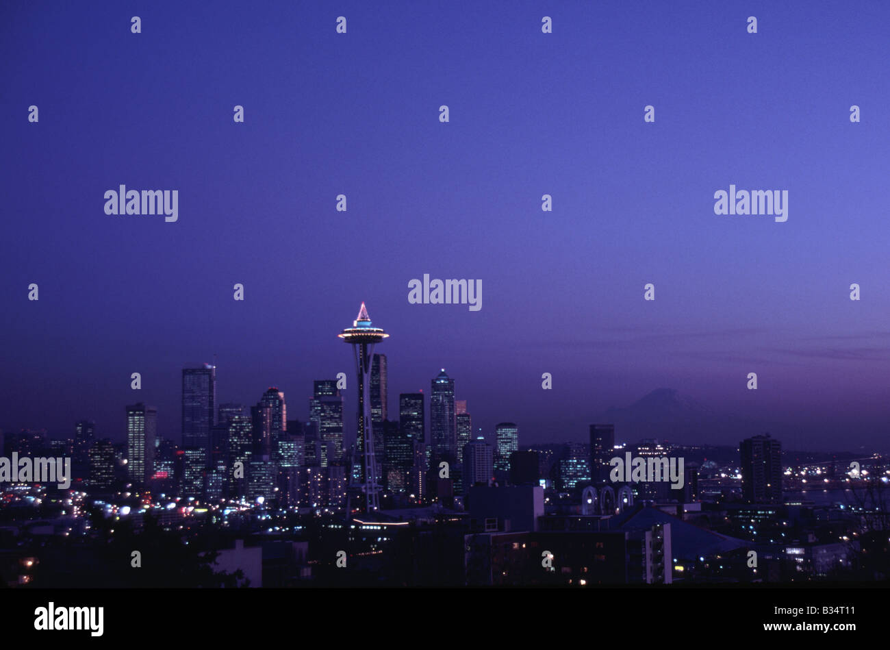 Seattle Skyline with the Space Needle and Mt. Rainier Stock Photo - Alamy