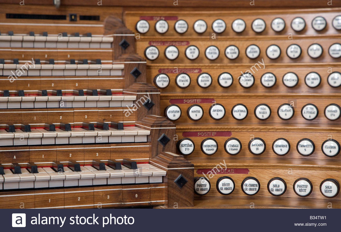 Pipe Organ Console Stock Photos & Pipe Organ Console Stock Images - Alamy