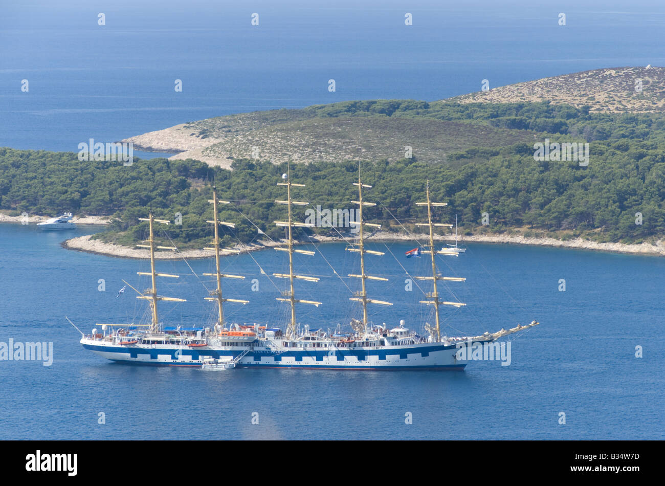 World largest sailing ship hi-res stock photography and images - Alamy