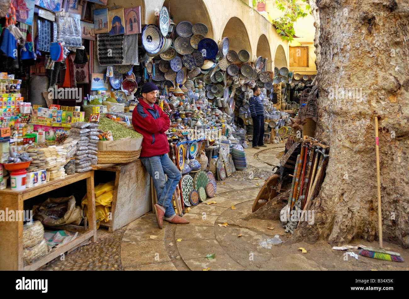 Fez streetscape hi-res stock photography and images - Alamy