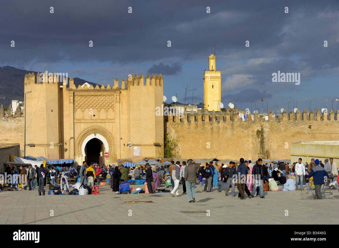 Bab el Mahrouk Fez Fes el bali medina Stock Photo - Alamy