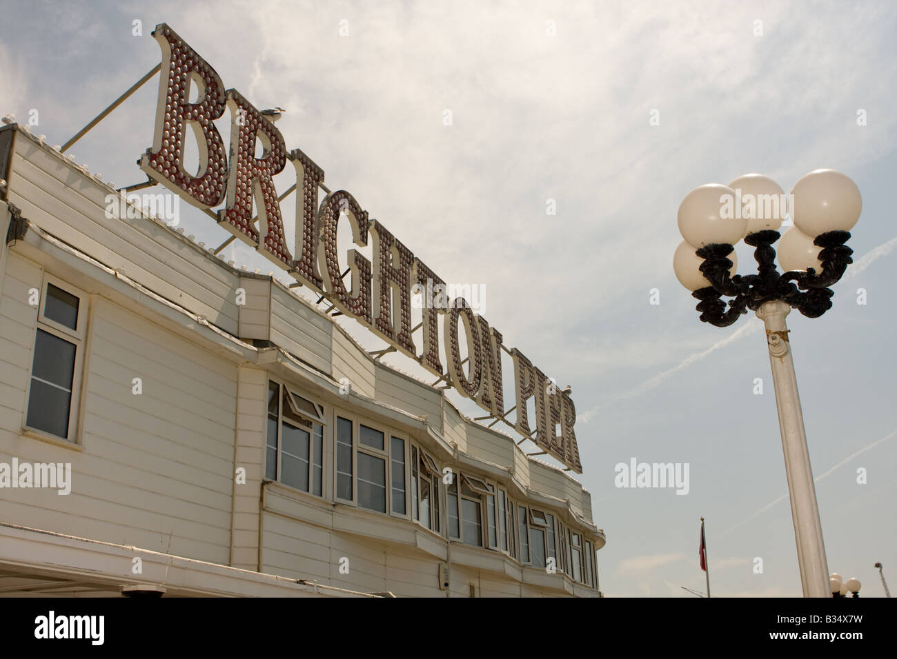 Buttress pier hi-res stock photography and images - Alamy