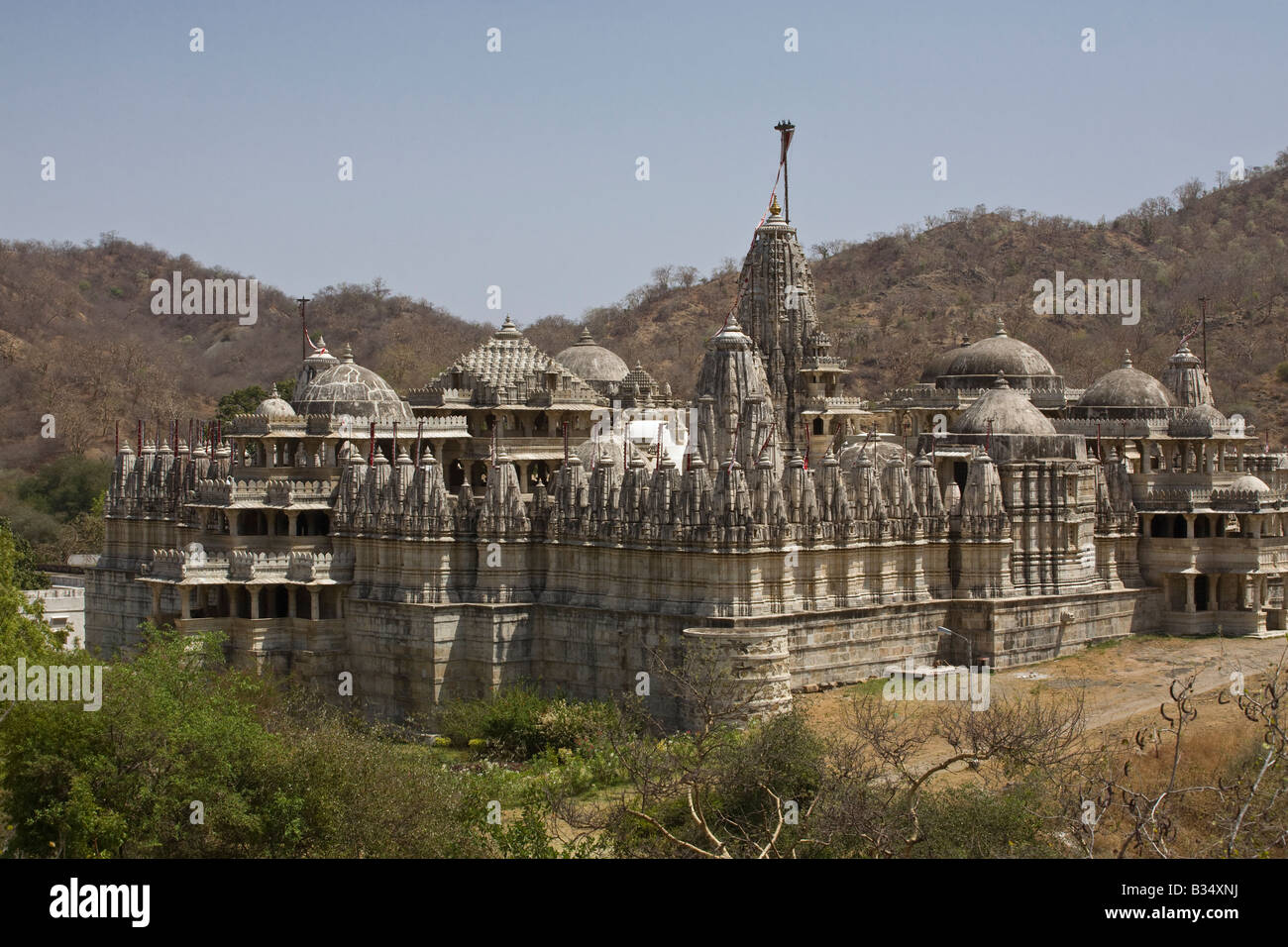 CHAUMUKHA MANDIR TEMPLE at RANAKPUR with 1444 pillars is one of the ...