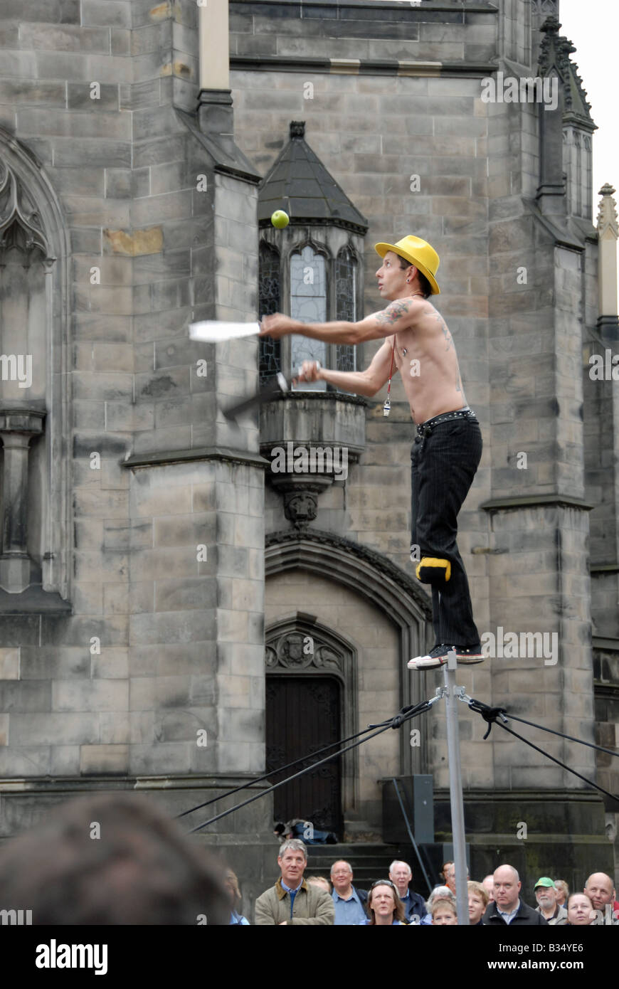 Juggling street performer Stock Photo - Alamy