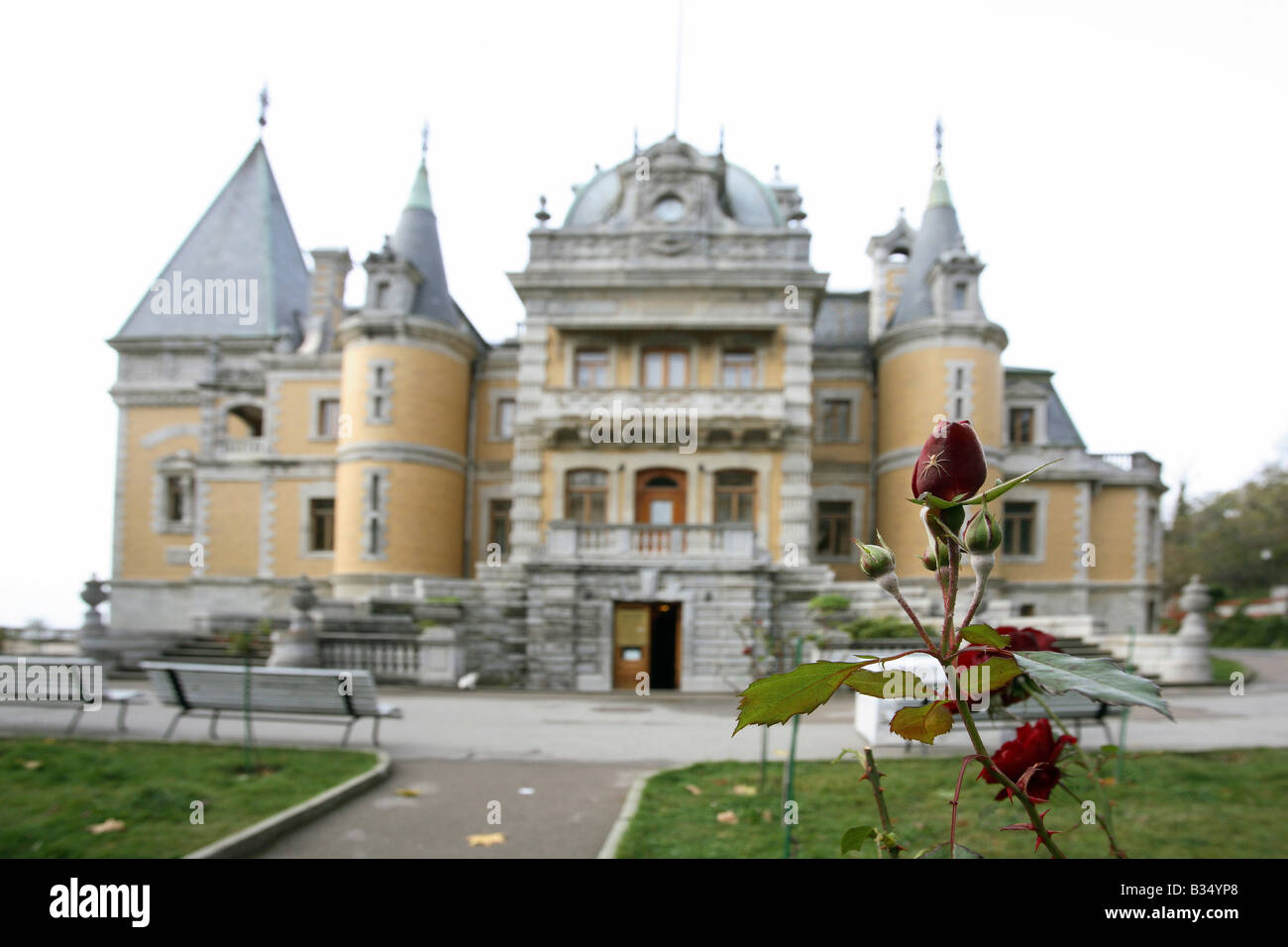 The Massandra Palace in Yalta, Ukraine Stock Photo - Alamy