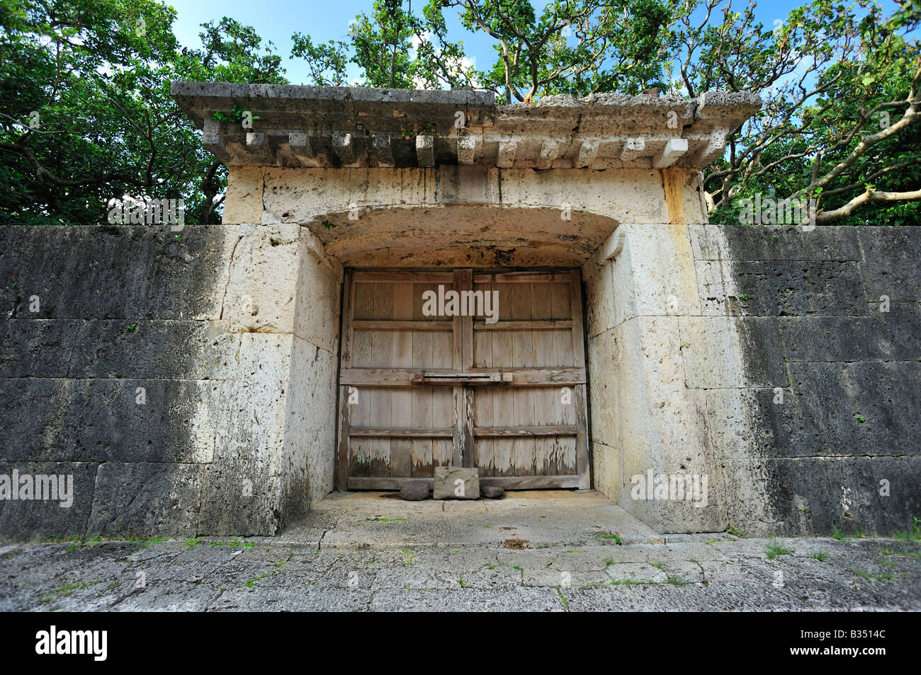 sonohyan utaki stone gate, shuri, naha, okinawa, japan Stock Photo - Alamy