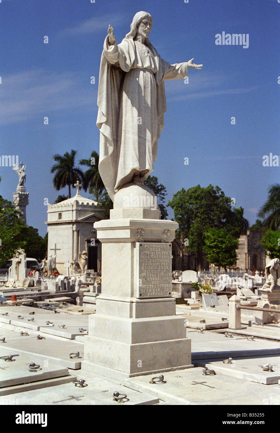 A statue of Jesus Christ at Havana cemetery Stock Photo - Alamy