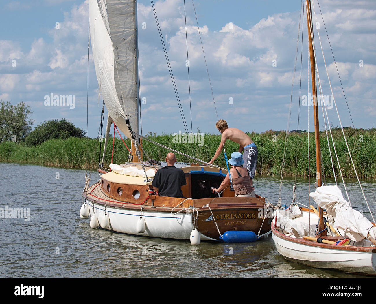 Norfolk broads boat landscape hi-res stock photography and images - Alamy