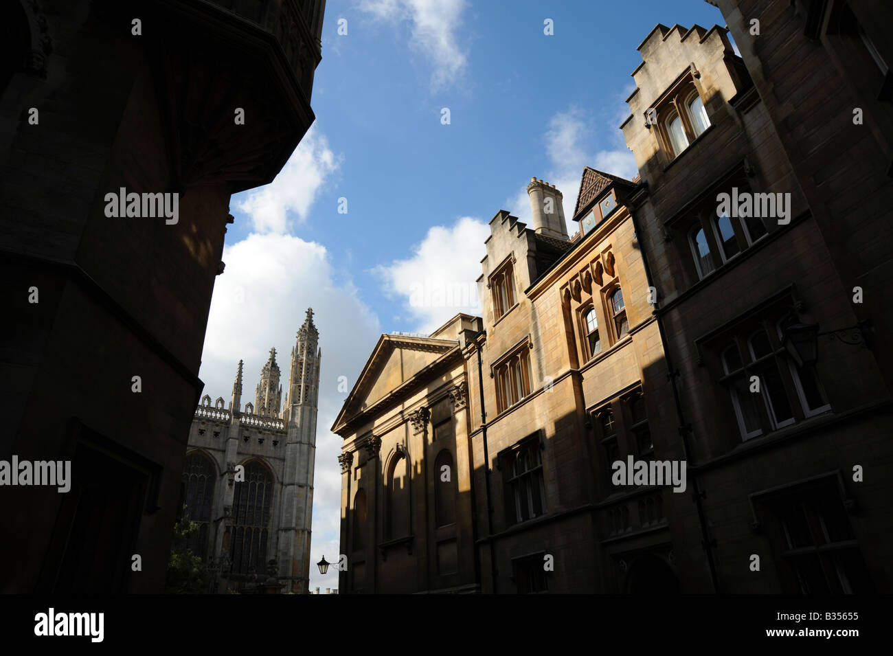 Cambridge, Trinity Hall College, with Kings Chapel in the background ...