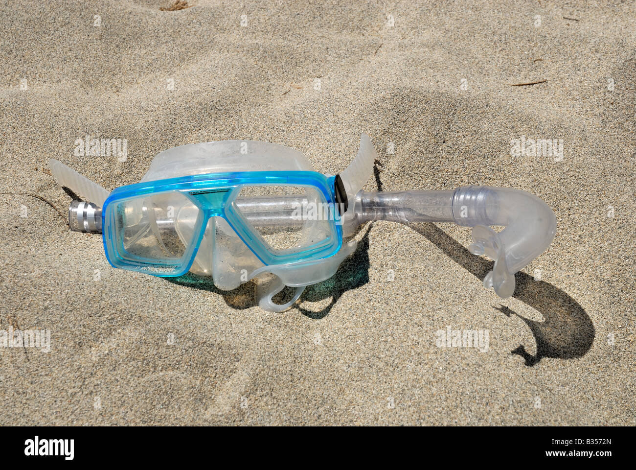 Snorkeling mask on the beach Stock Photo - Alamy