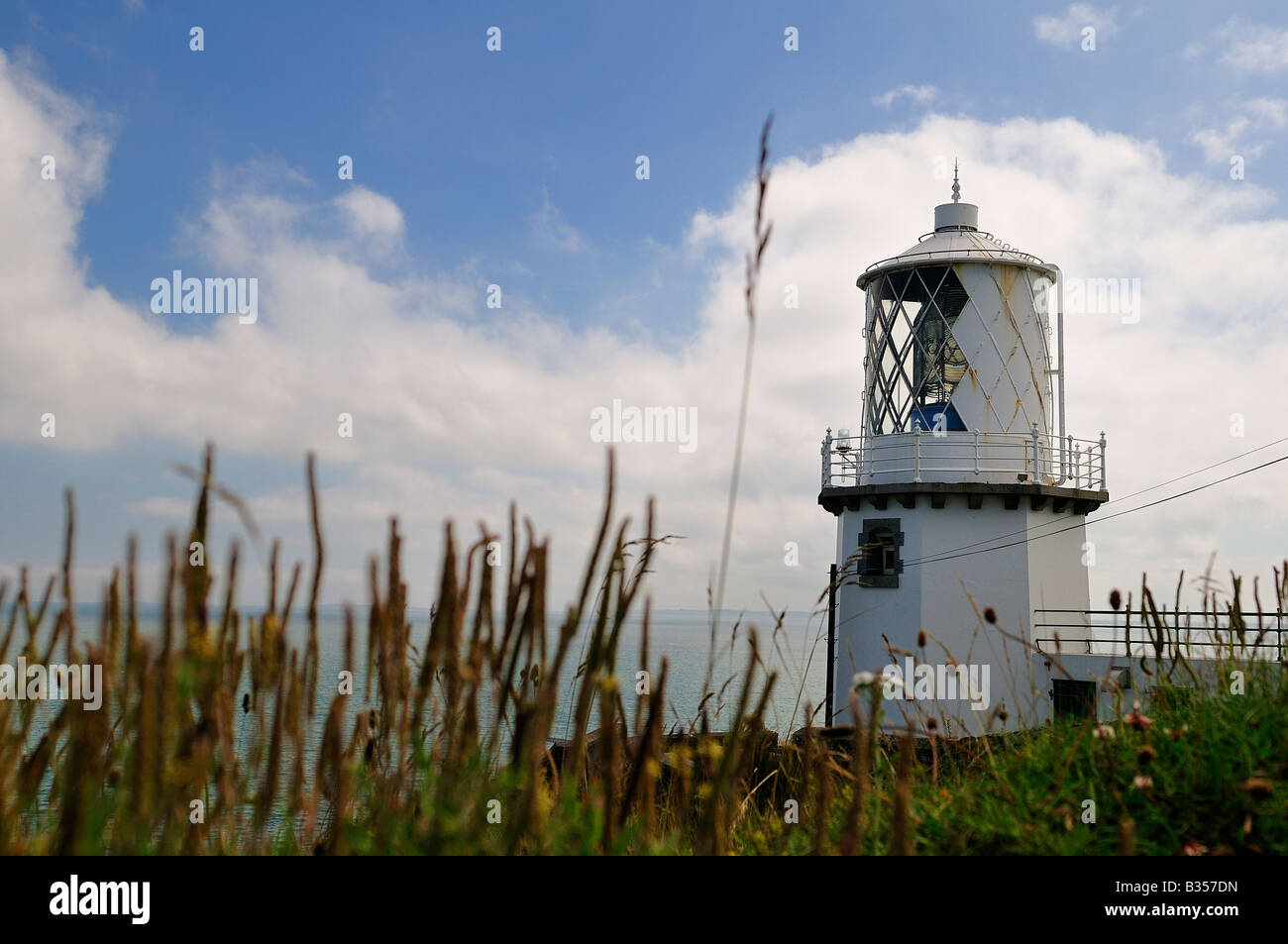 Lighthouse and cliff hi-res stock photography and images - Alamy