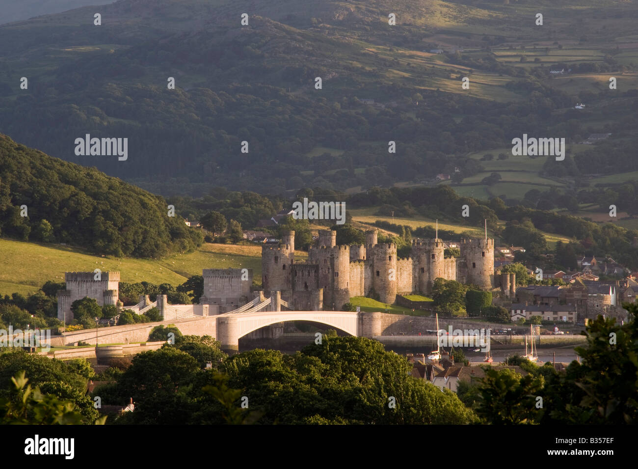 King edward i castle hi-res stock photography and images - Alamy