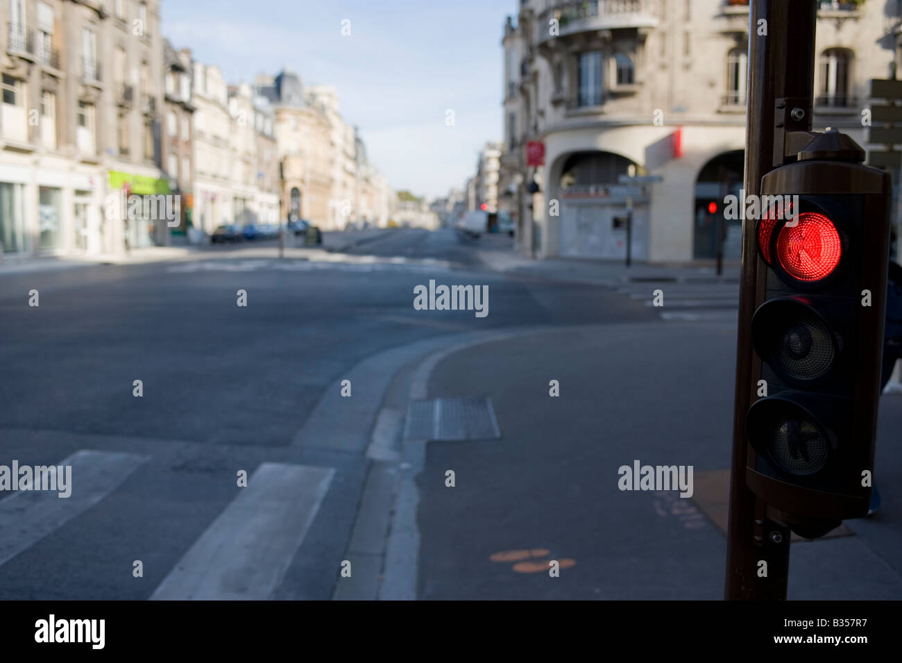 Empty street junction reims hi-res stock photography and images - Alamy