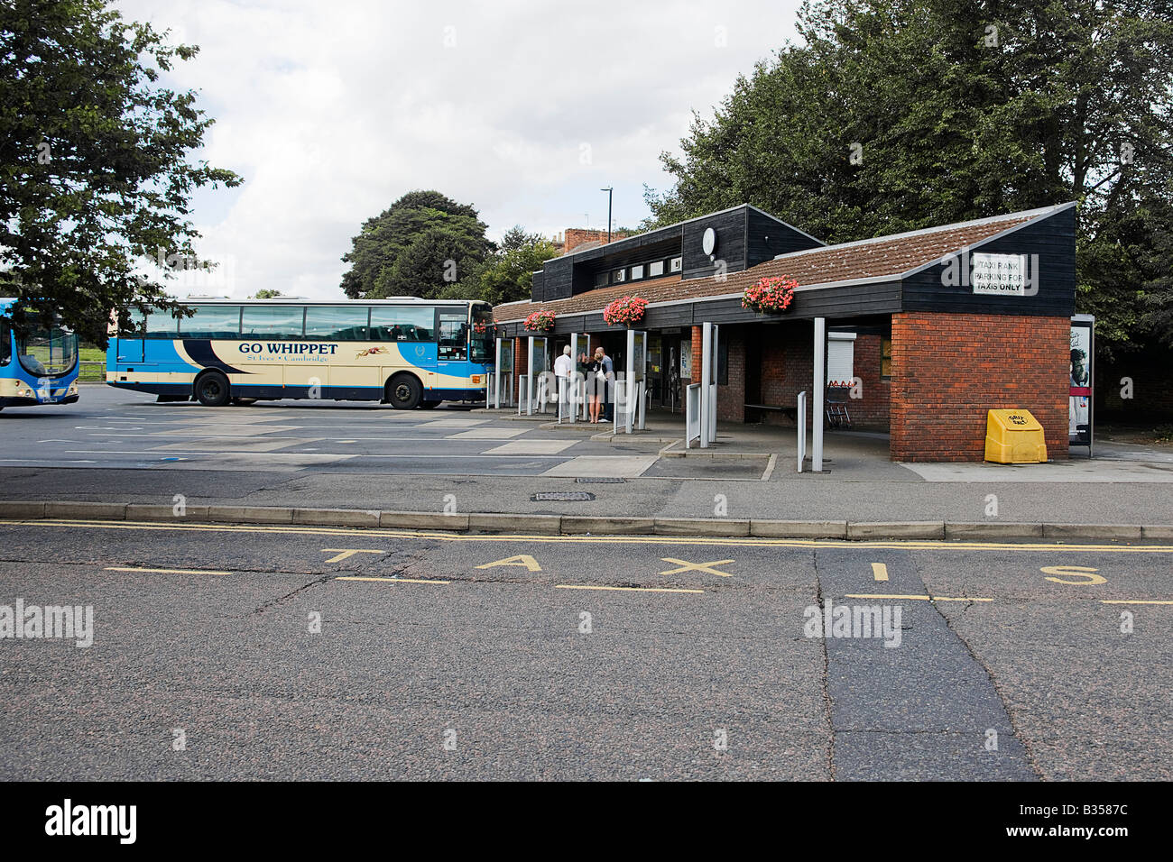 Huntingdon bus stop Stock Photo - Alamy