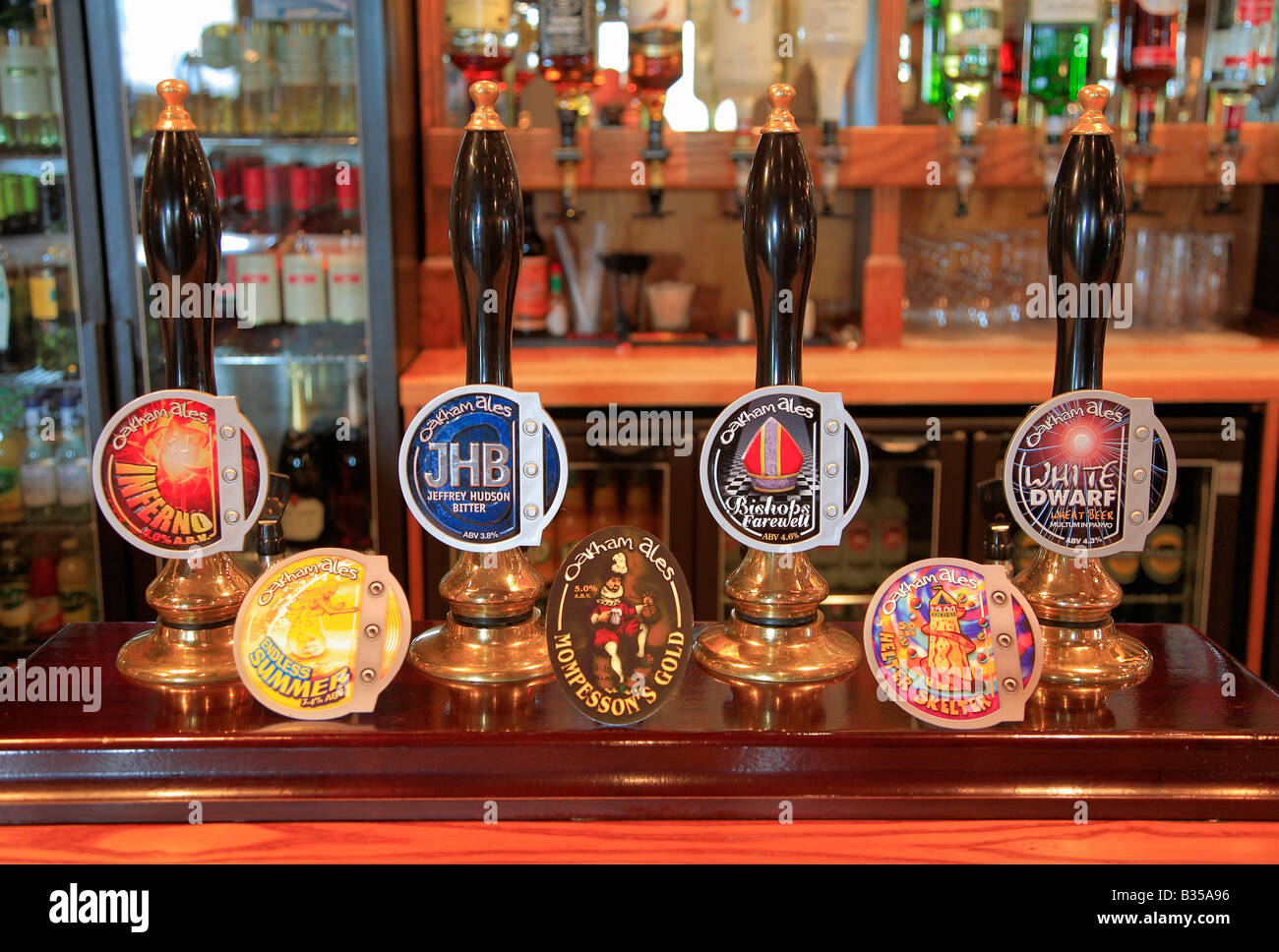 Real ale beer pump pumps hi-res stock photography and images - Alamy