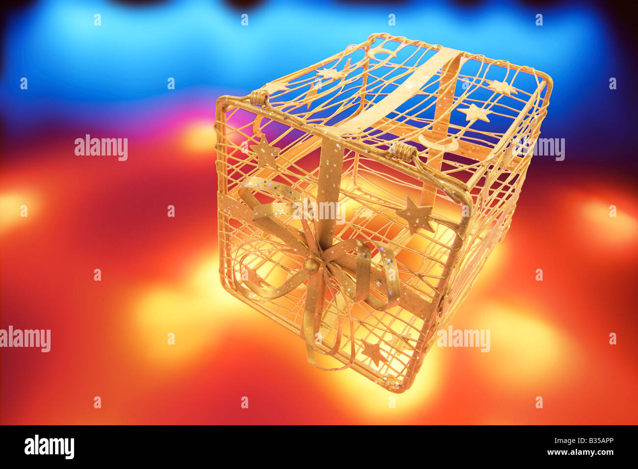 Wire gift box hi-res stock photography and images - Alamy