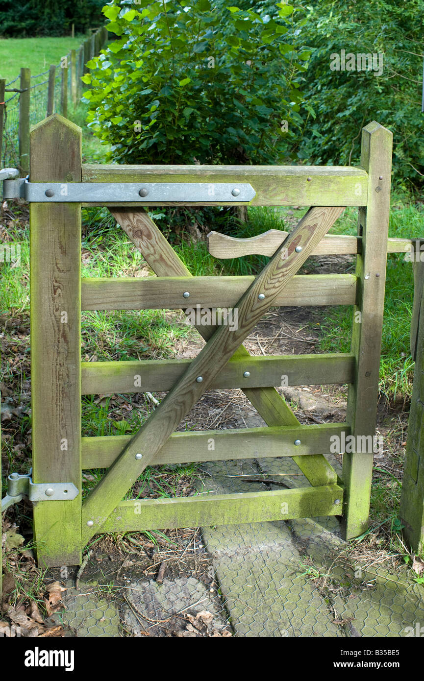 A gate on a footpath Stock Photo - Alamy