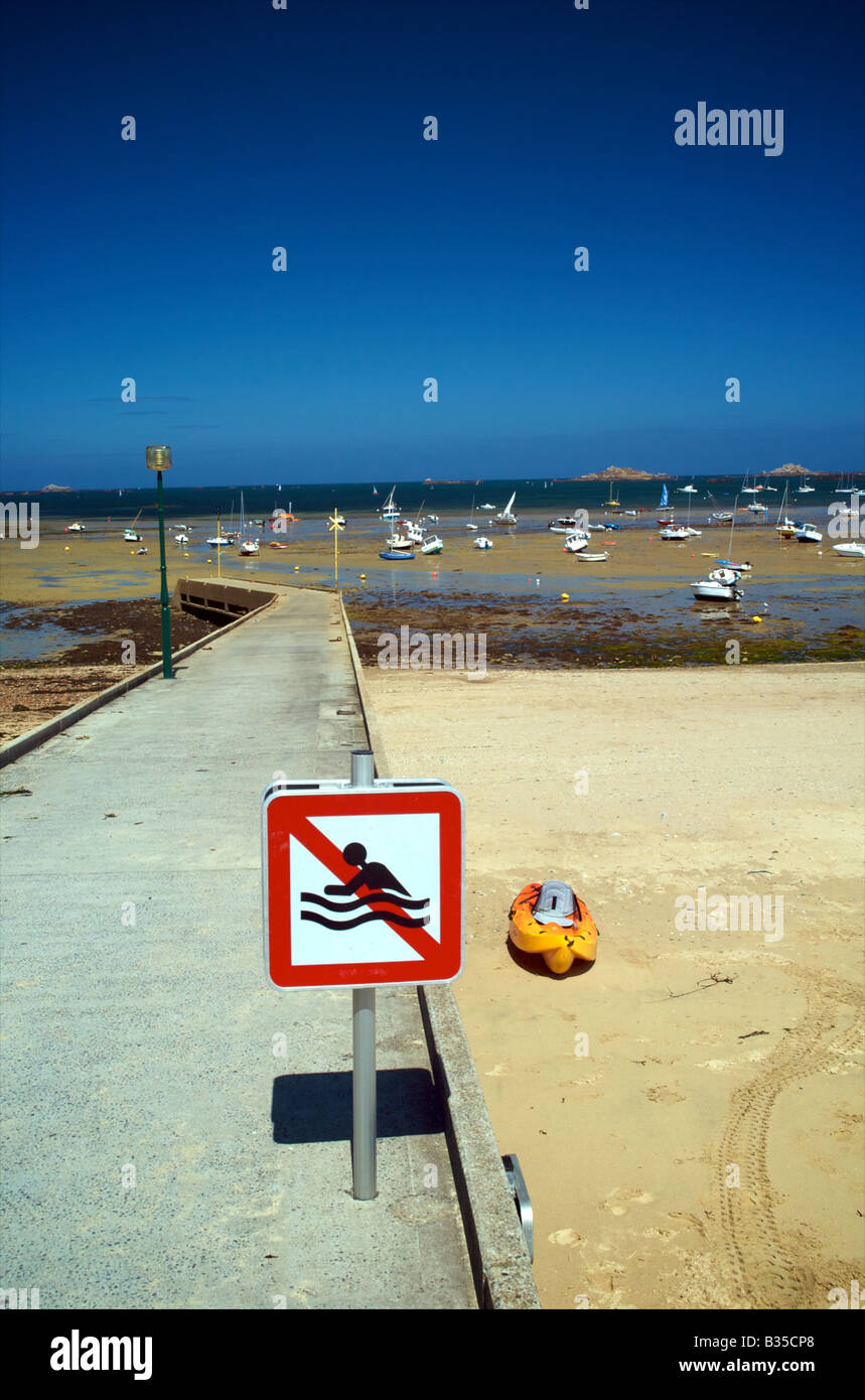 Carantec beach hi-res stock photography and images - Alamy