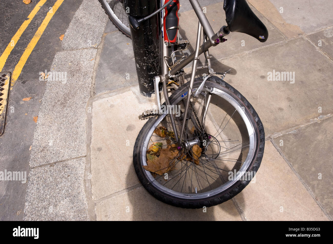 Crushed bicycle hi-res stock photography and images - Alamy