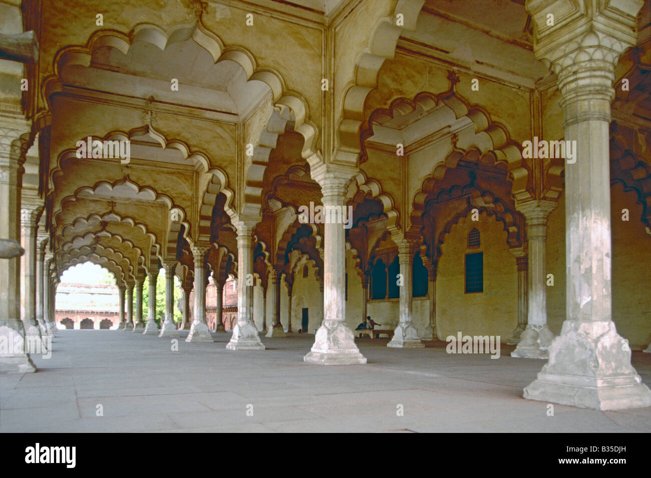 Inside red fort agra hi-res stock photography and images - Alamy