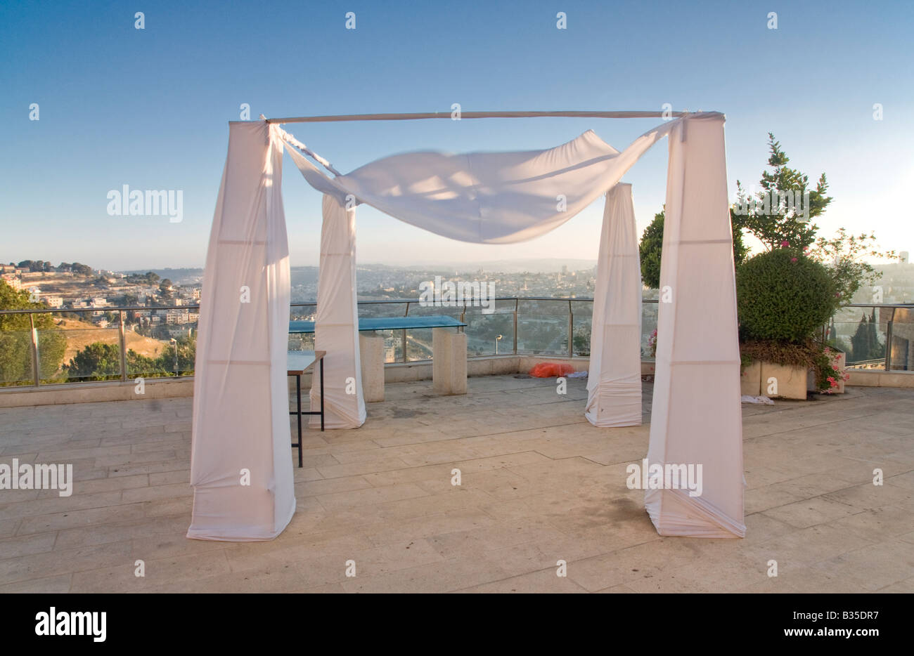 Canopy of temple dome hi-res stock photography and images - Alamy