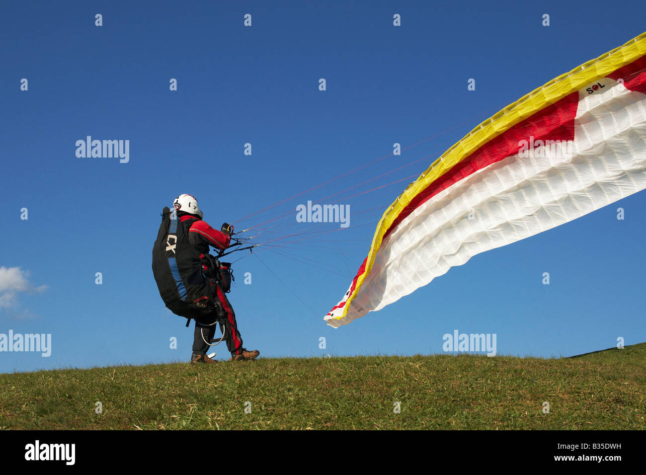Take off for a paraglider flight Stock Photo - Alamy