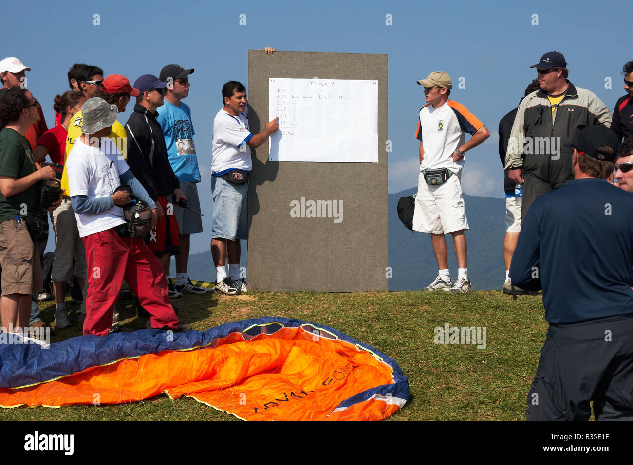 Flight briefing hi-res stock photography and images - Alamy
