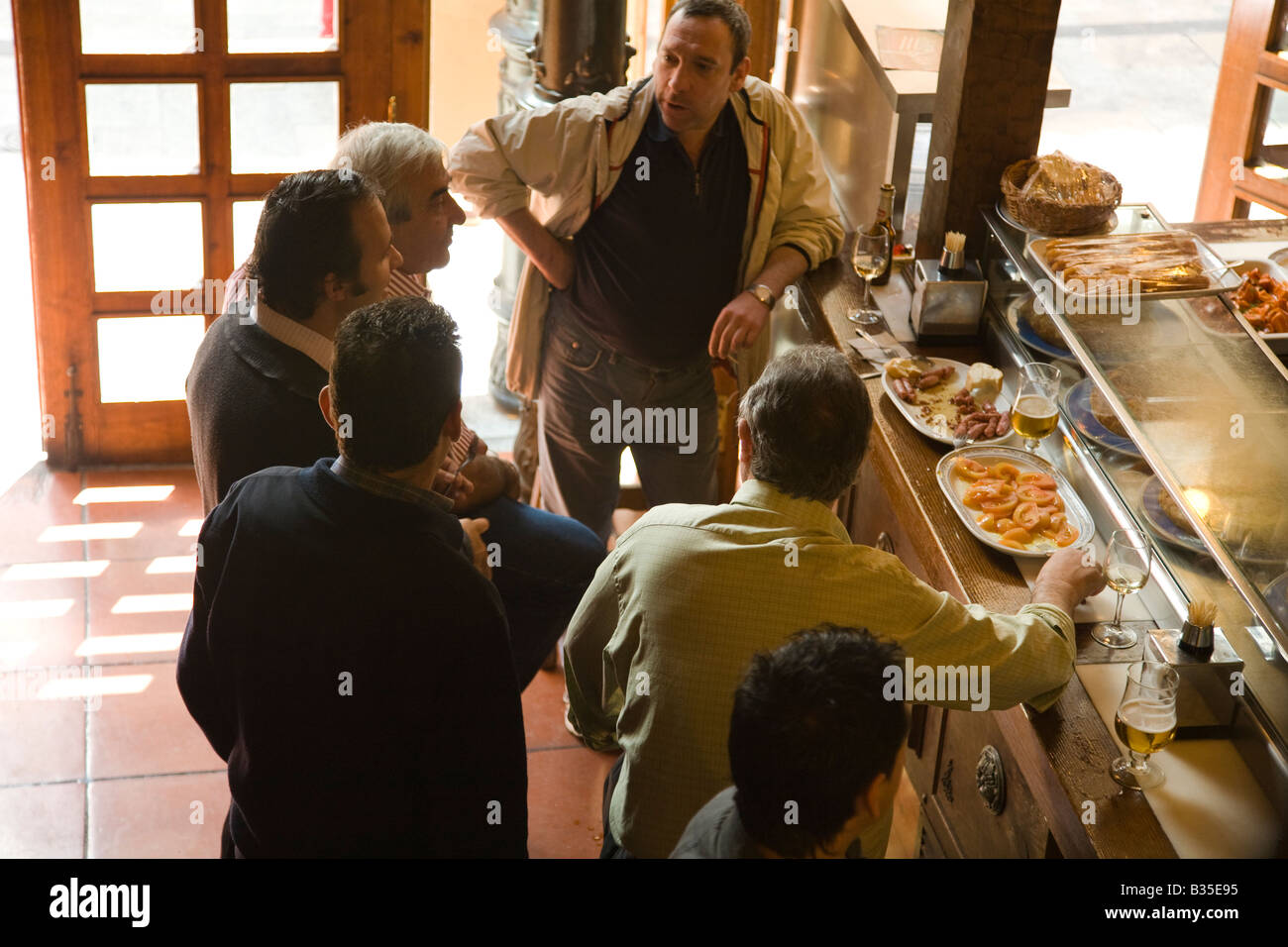 Tapas restaurant hi-res stock photography and images - Alamy