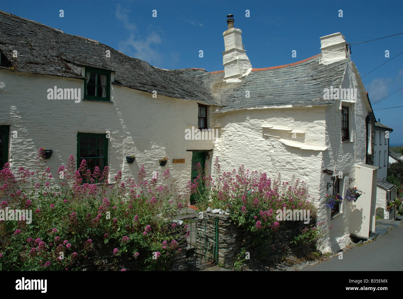 exterior of cottage, Boscastle, Cornwall, England, UK Stock Photo - Alamy