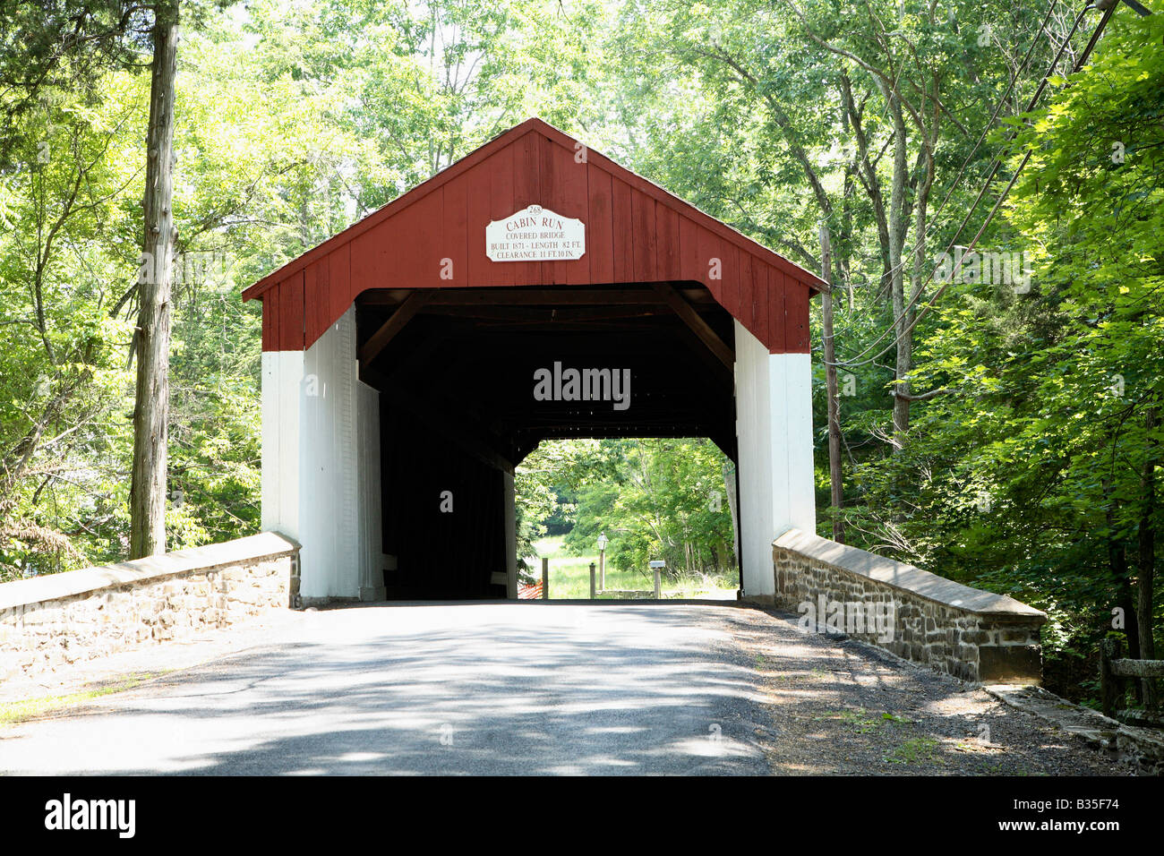 Eastern end of Cabin Run Covered Bridge from center of the road Stock ...