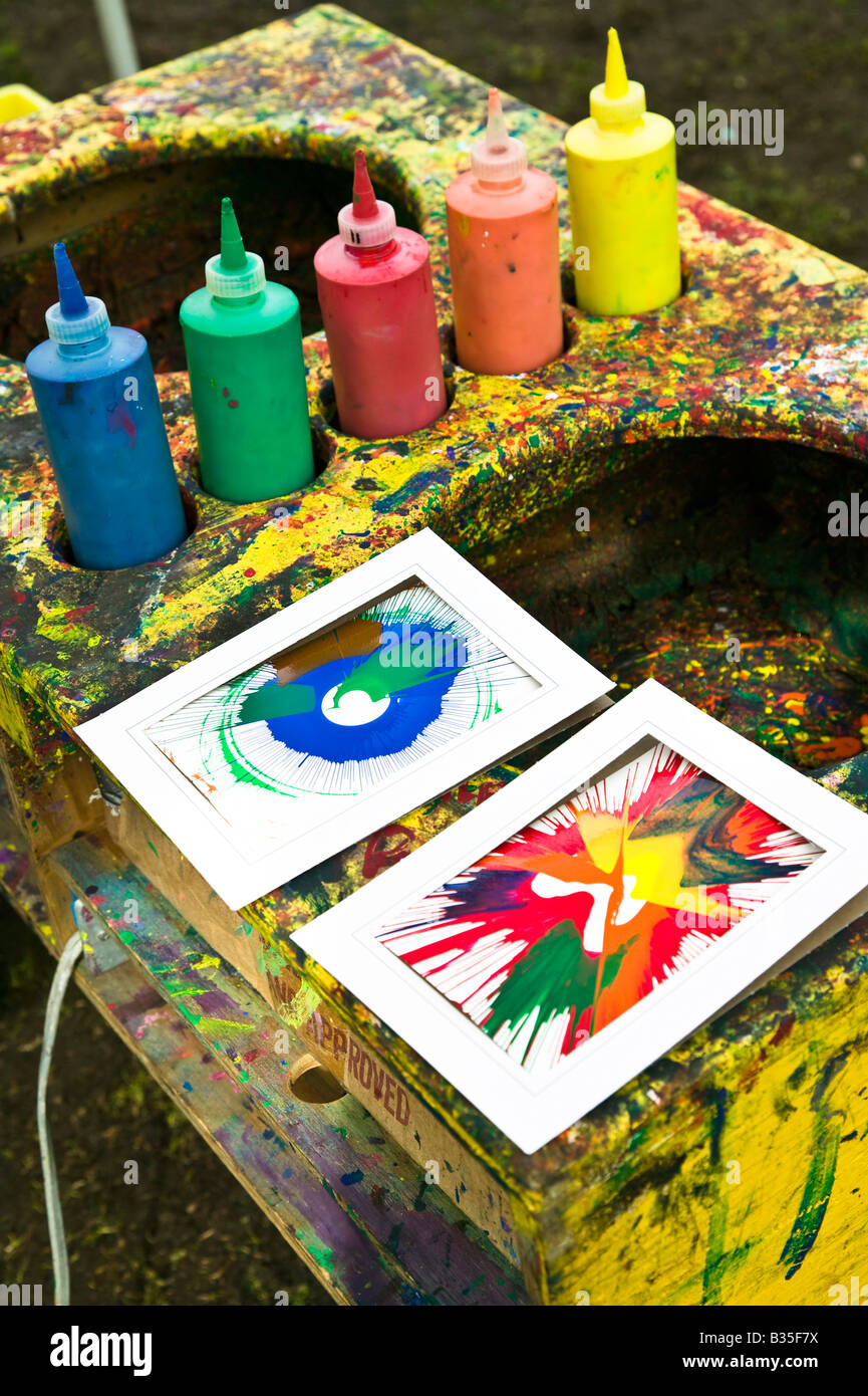 Paint spin art hi-res stock photography and images - Alamy