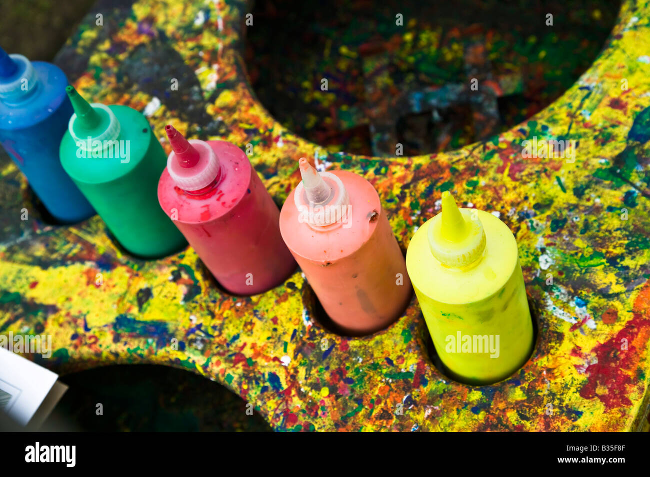 Paint spin art hi-res stock photography and images - Alamy