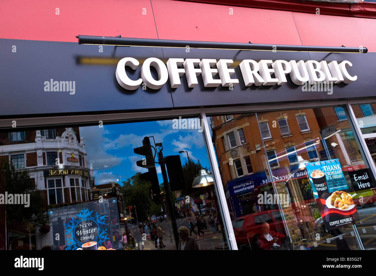 Cafe coffee chain hi-res stock photography and images - Alamy