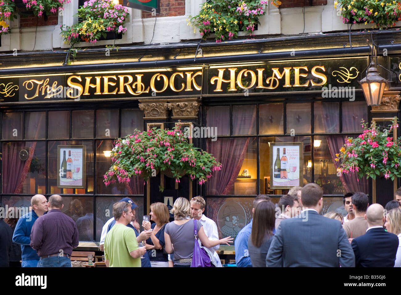 Sherlock bar hi-res stock photography and images - Alamy