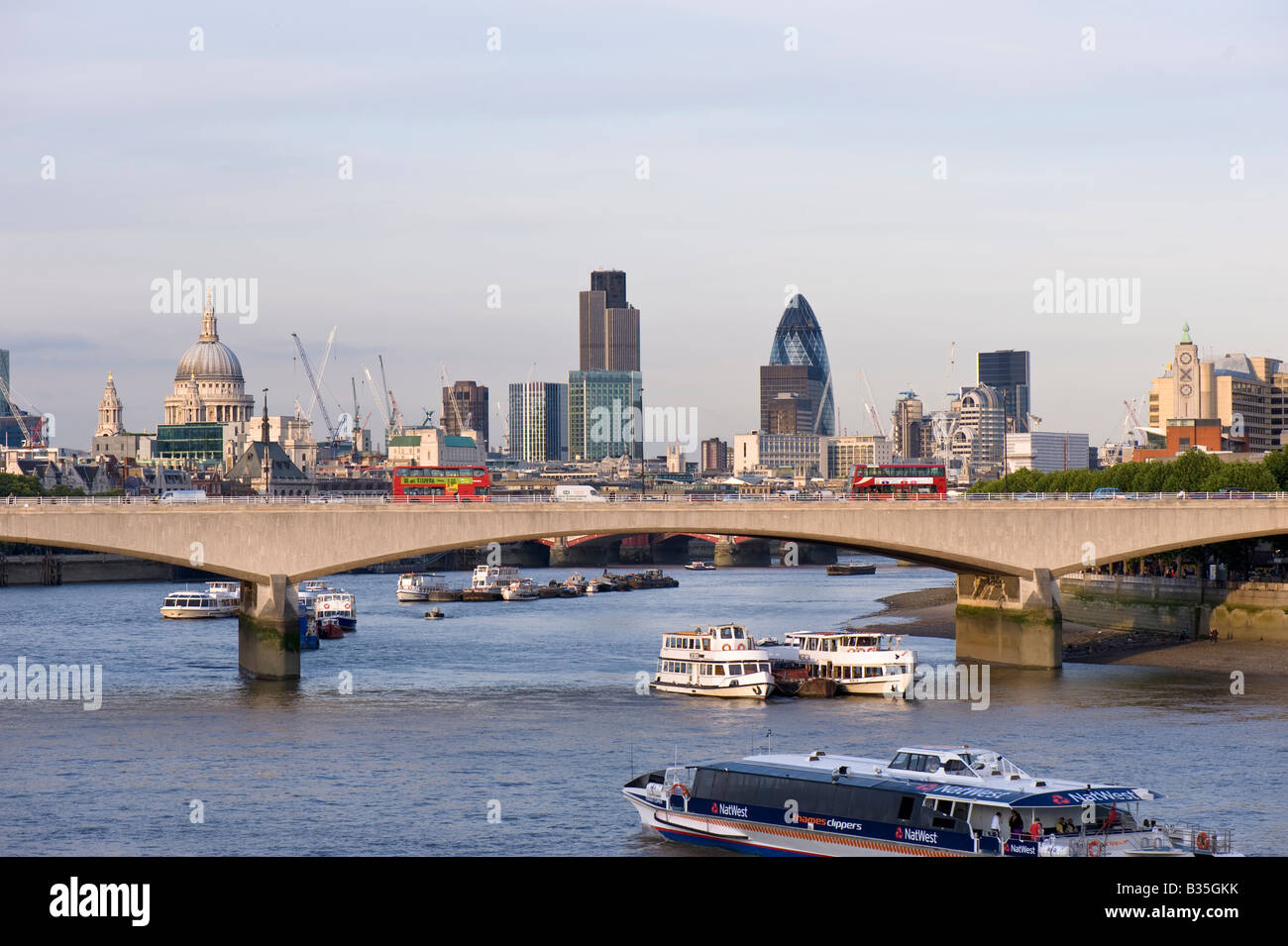 Waterloo bridge skyline london hi-res stock photography and images - Alamy