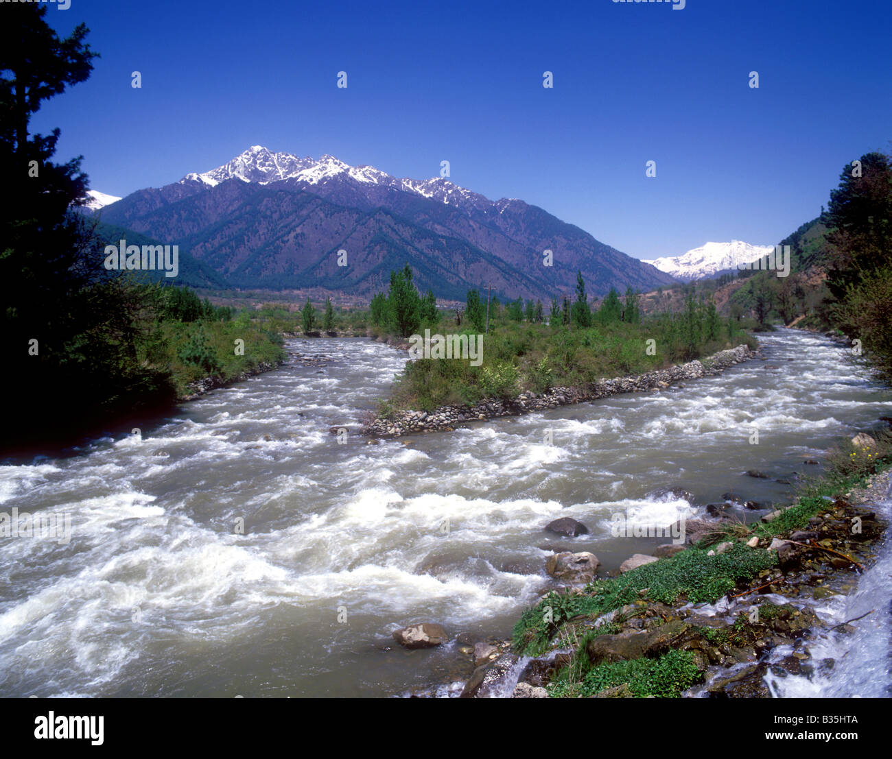 Pahalgam - The breathtaking Liddar Valley Stock Photo - Alamy